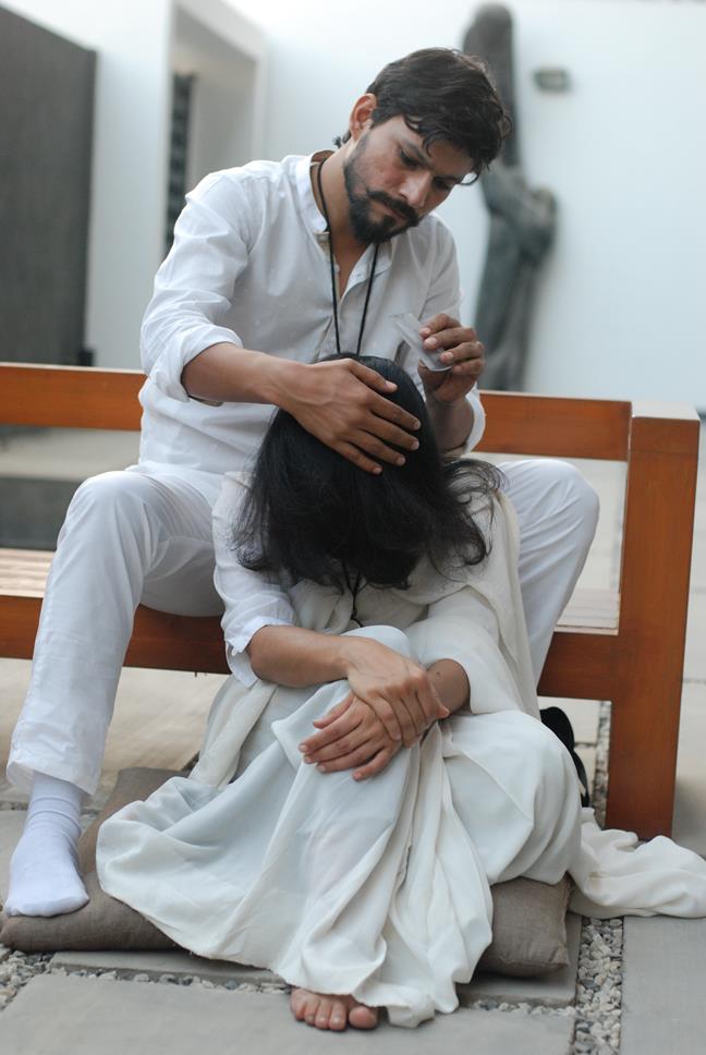 Delousing - Amin Gulgee